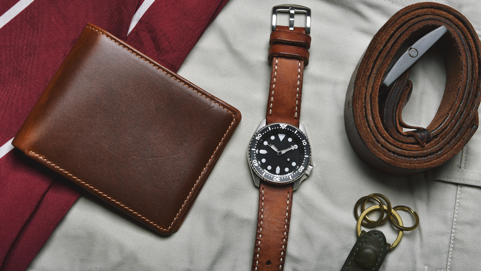 The Resurgence of 2000s Fashion Accessories - Plica Big